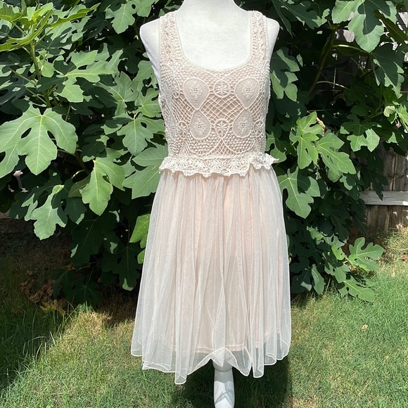 Pretty Angel | Dresses | Pretty Angel Cream Lace Tulle Sleeveless Dress ...